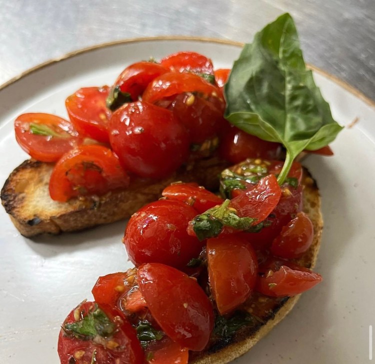 GIORGIOS – Established over 35 years ago. A modern spacious bar ...