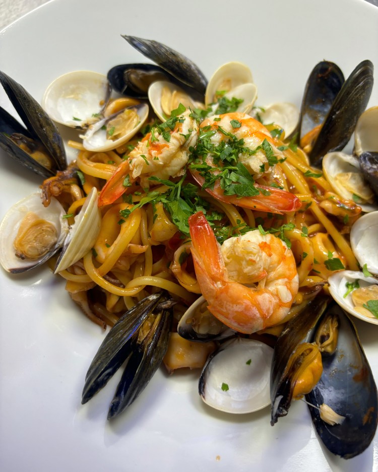 GIORGIOS – Established over 34 years ago. A modern spacious bar ...